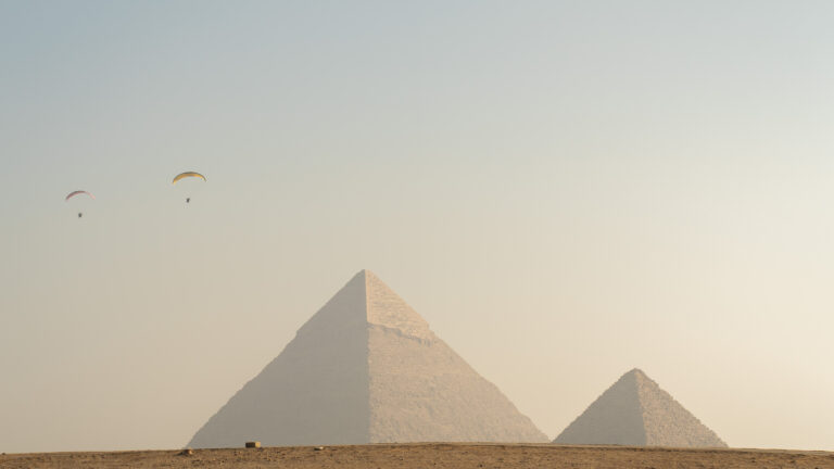 Paragliding Egypt – Pyramids of Giza | Book Online