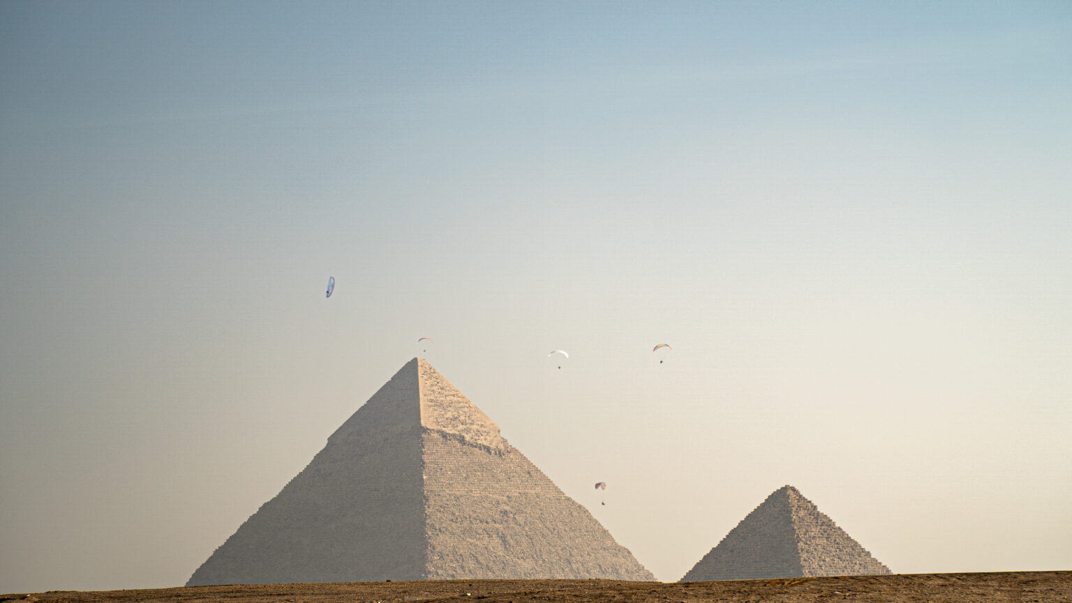 Paragliding Egypt – Pyramids of Giza | Book Online